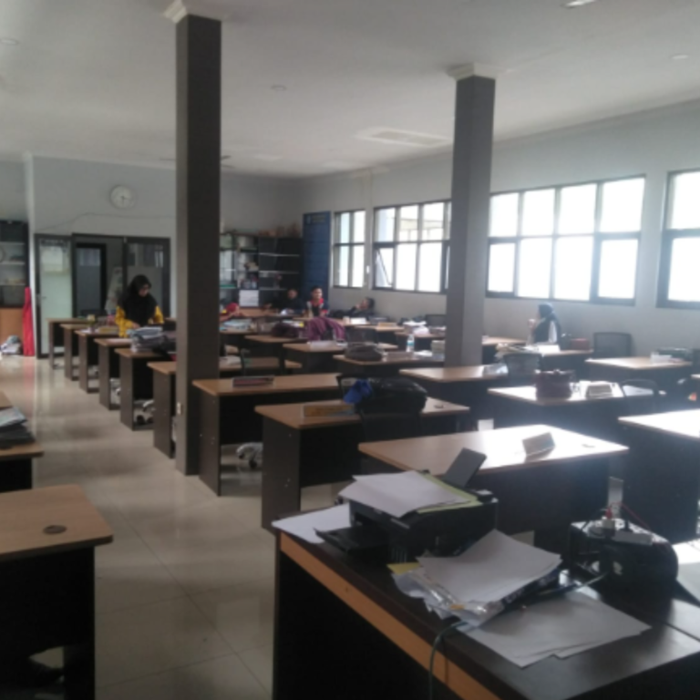 Meja Kantor Rangka Besi Custom Bandung - Meja Custom - Kursi Jakarta