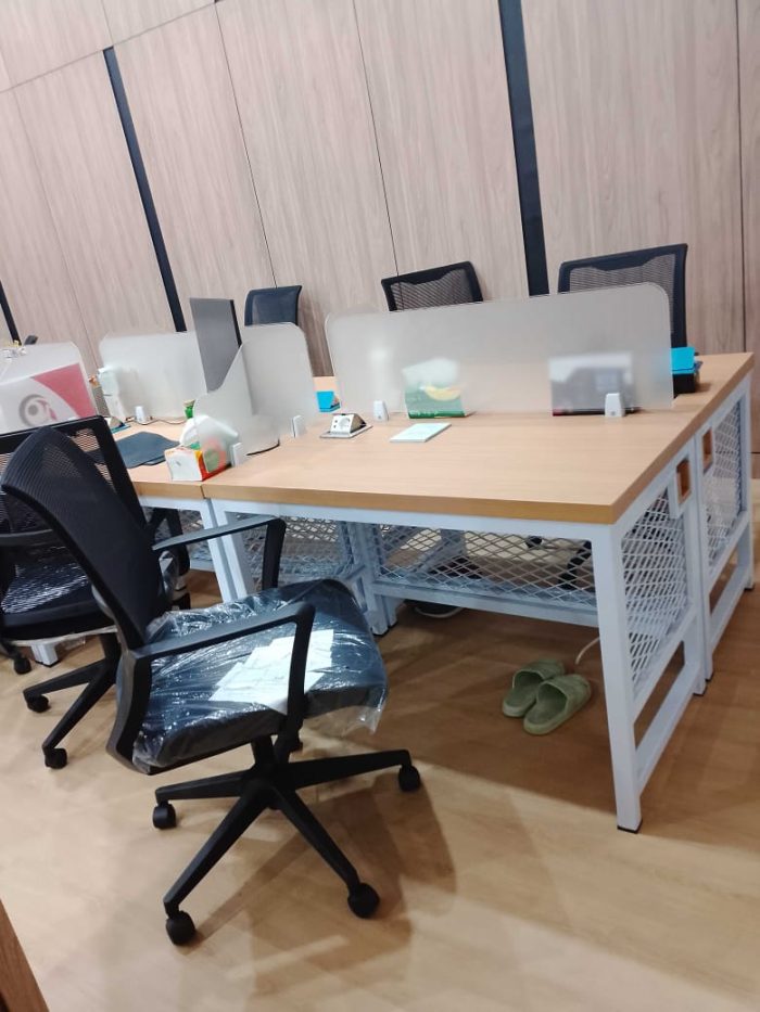Meja Kantor Custom Partisi - Custom Meja Cubicle Workstation