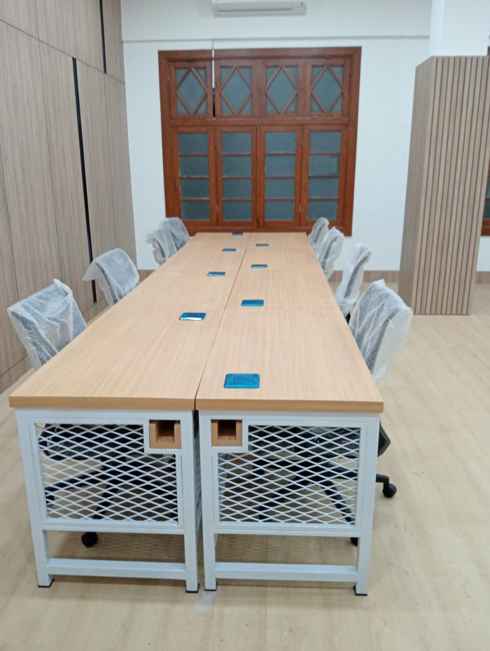 Meja Kantor Workstation Custom - Kursi Auditorium - Kursi Jakarta